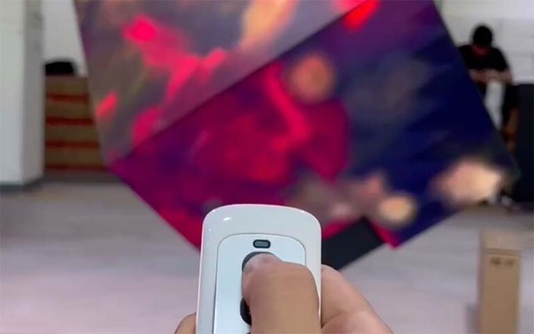 LED cube display - TLI LED